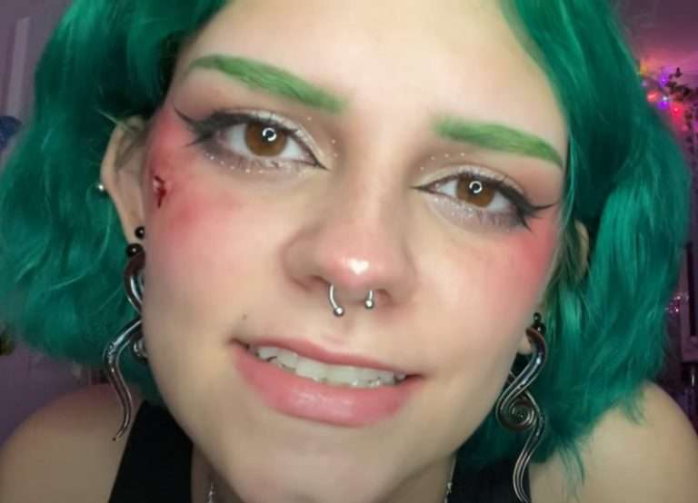 Bee Bee Asmr - The Sweetest Most Amazing Bee In the Hive