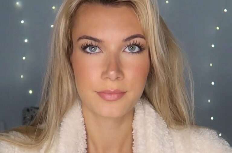 Moona ASMR - Fast Immersive ASMR at Its Finest